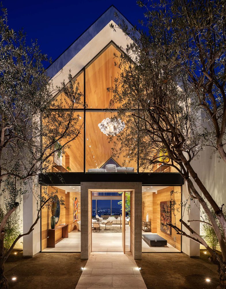 standard architecture curates california style along LA's forest knoll ...