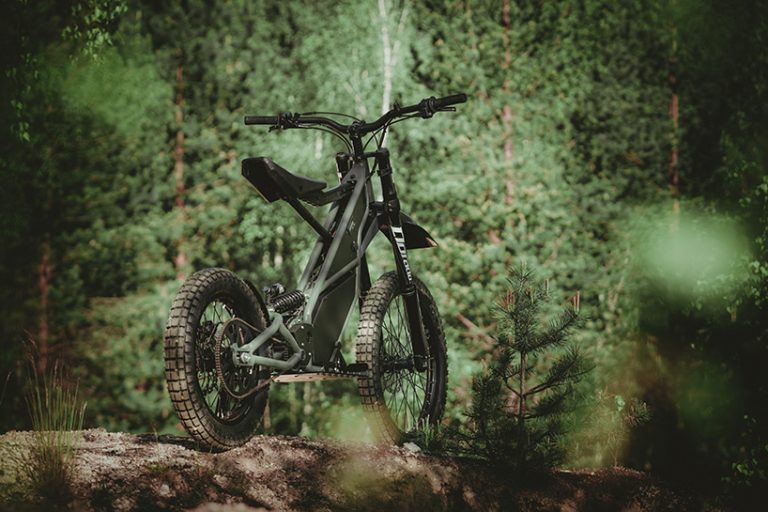 kuberg ranger is an electric dirt bike/scooter hybrid with a pop-up seat