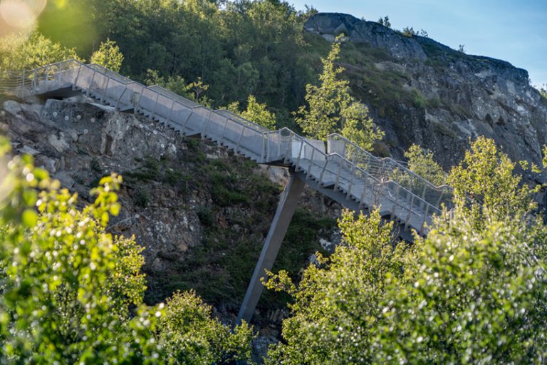 carl-viggo hølmebakk step bridge spans vøringsfossen waterfall in norway