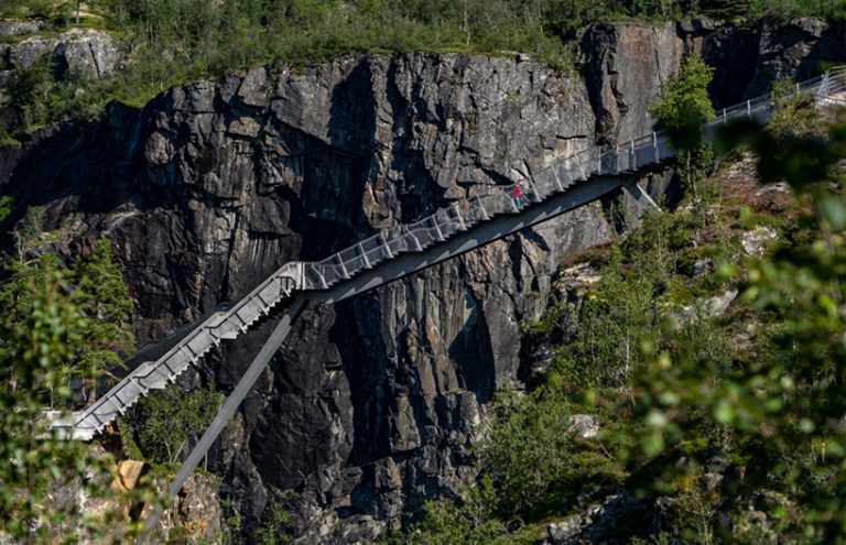 carl-viggo hølmebakk step bridge spans vøringsfossen waterfall in norway