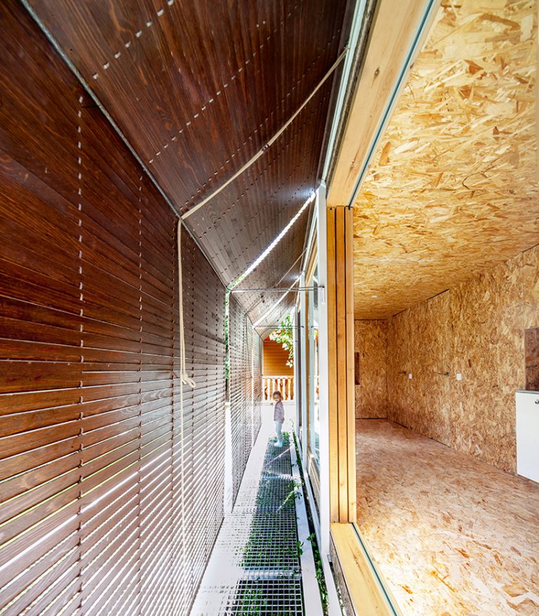 agora's 'hut for the weekend' is pre-built of lightweight cork and OSB