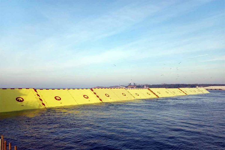 MOSE flood barrier protects venice - see how it works