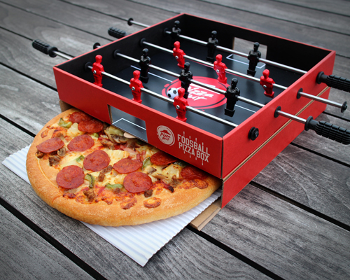 finally, that little plastic pizza table has its own tiny takeout patio ...