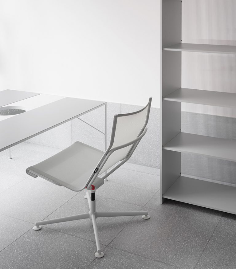 WAGNER D2 furniture system enables you to create your perfect office