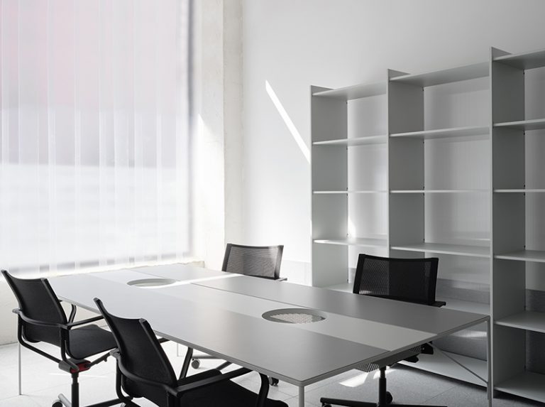 WAGNER D2 furniture system enables you to create your perfect office