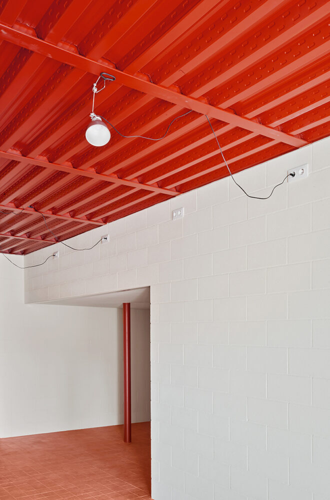 elevated with red pilotis, arquitectura-G's casa sant antoni views ...