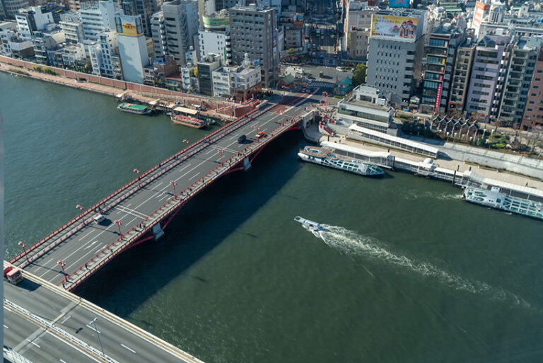 this zip-fastener ship by yasuhiro suzuki unzips tokyo's sumida river ...