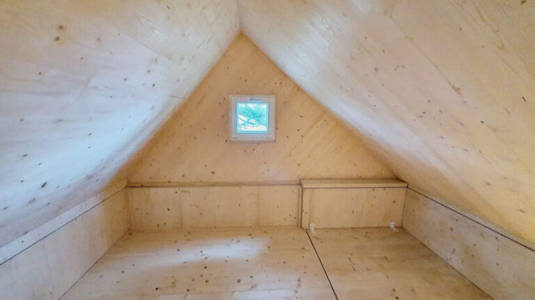 'brette haus' is a tiny prefabricated house that unfolds in only three ...