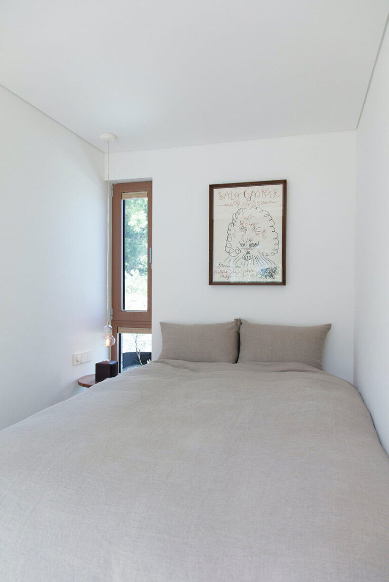 Z_lab completes linear guest house 'soyosorim' in south korea's jeju island