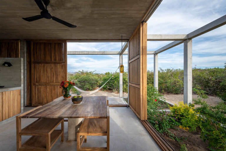 S-AR immerses 'casa cosmos' in the lush vegetation of mexico's oaxaca coast