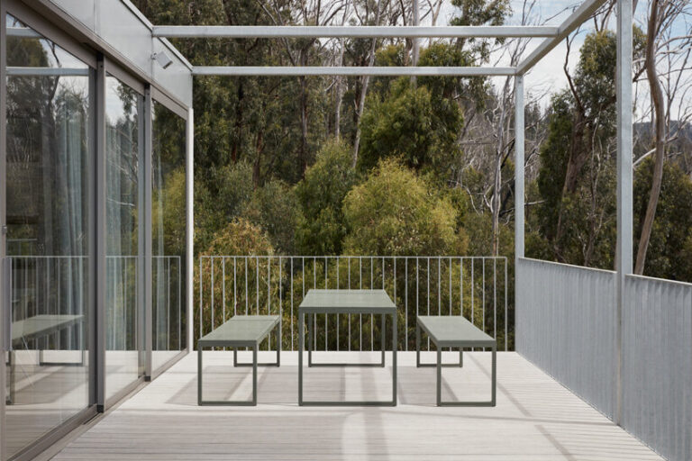 chris connell design completes a minimalist weekend house in australia