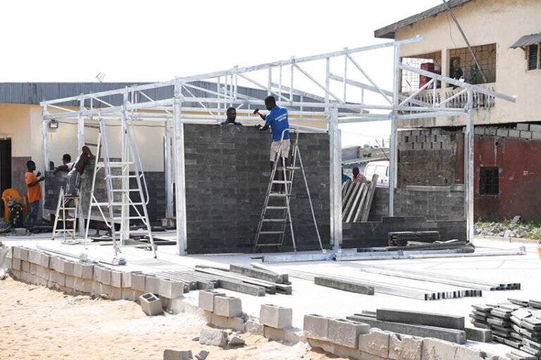 these houses by conceptos plásticos are built with blocks made from ...