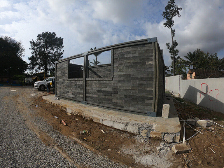 these houses by conceptos plásticos are built with blocks made from ...