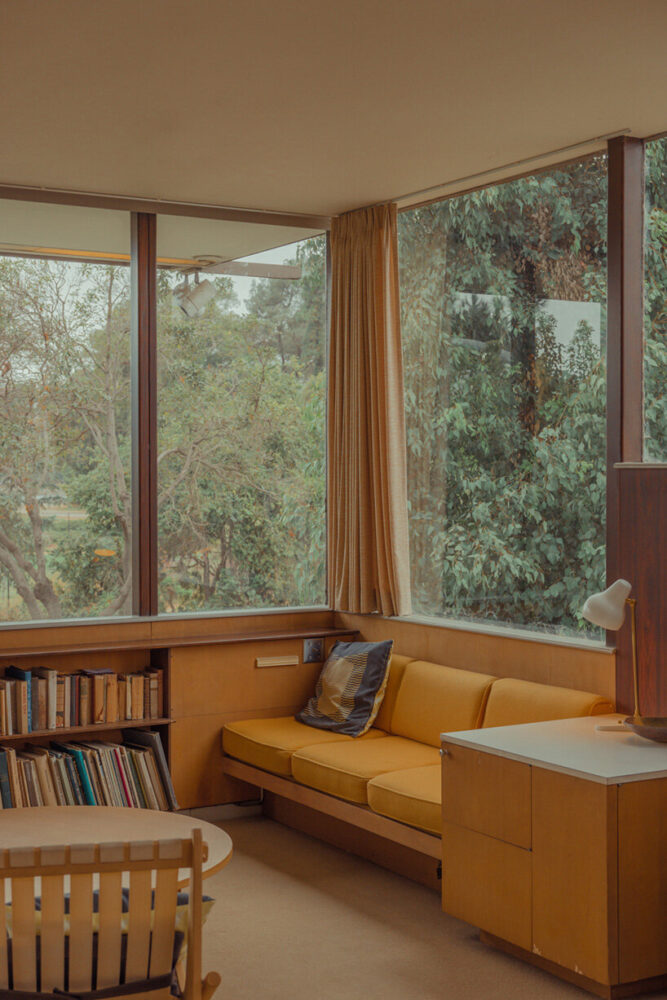 franck bohbot captures richard neutra's VDL research house II in los ...