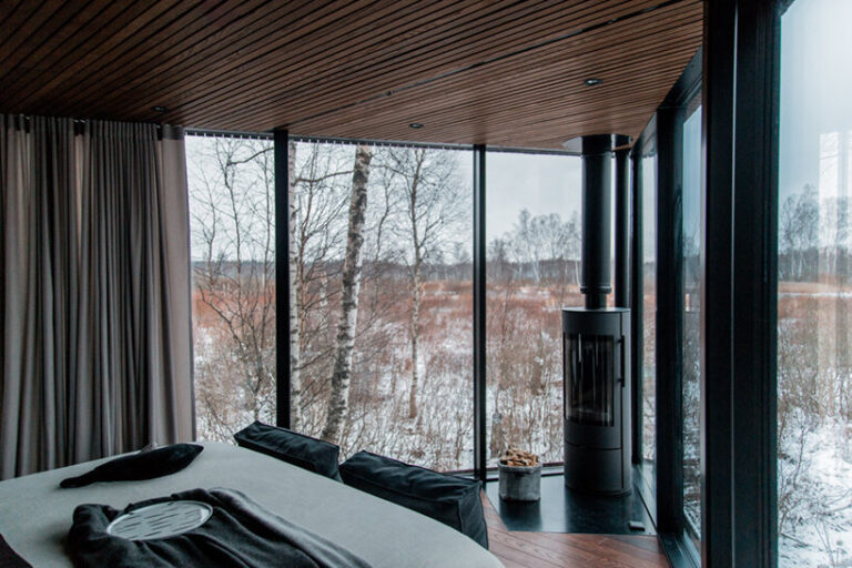 'maidla nature villa' introduces a micro-hotel room to forested estonia