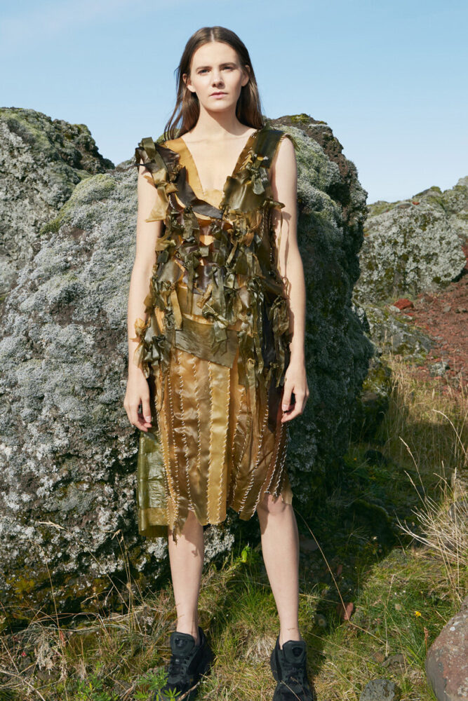 katrín thorvaldsdottir sculpts intricate masks using raw organic kelp ...