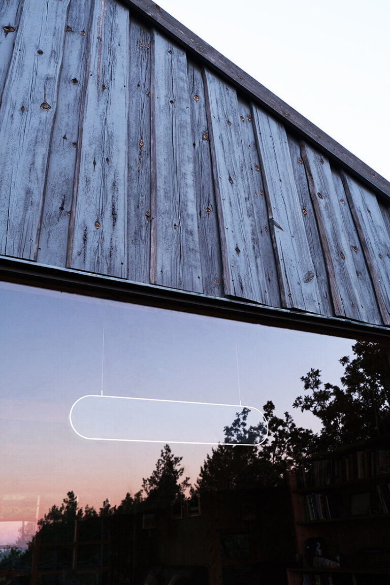 meet 'sunne', a self-powered ambient solar light that captures the hues ...