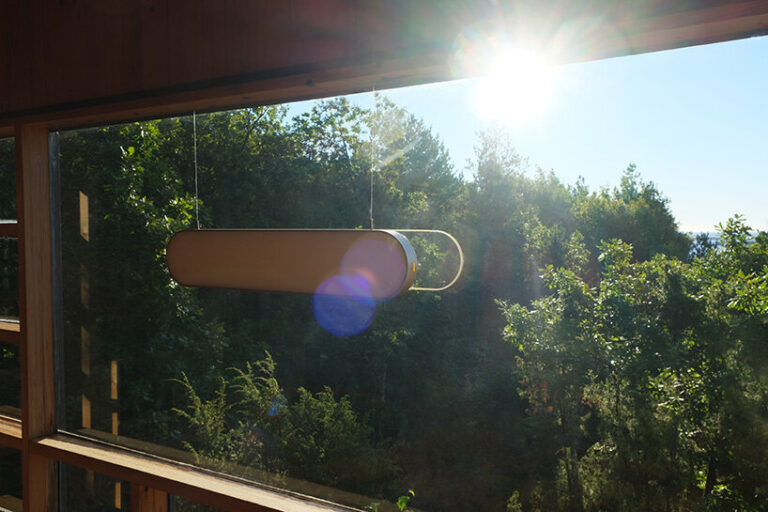 meet 'sunne', a self-powered ambient solar light that captures the hues ...