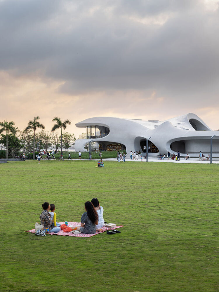 MAD architects completes its wormhole library, 'cloudscape of haikou'