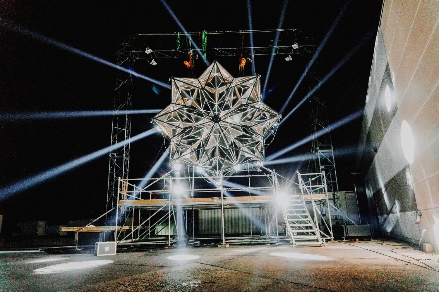 koert vermeulen illuminates the saudi skies with star in motion