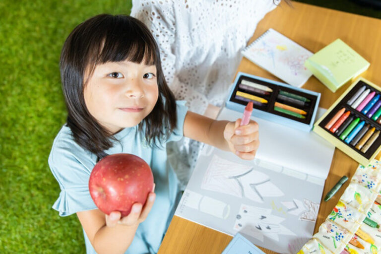 mizuiro.inc's vegetable crayons are safer for children and the environment