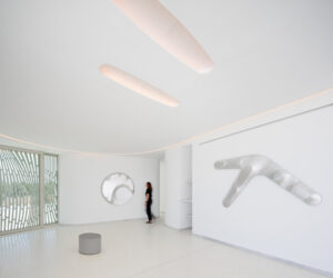 LASSA nests its KHI house and art space among the olive trees of greece