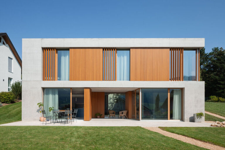 beck oser architekten plans swiss house around an internal courtyard