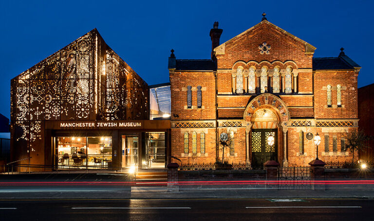 manchester jewish museum hybridizes industrial and religious heritage