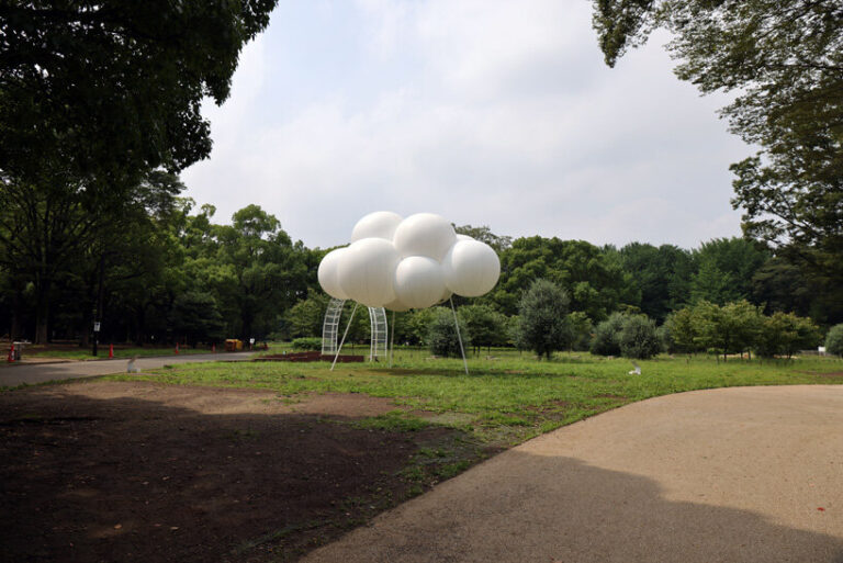 sou fujimoto installs temporary pavilion of fluffy, floating clouds in ...
