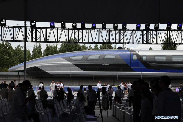 china rolls out world's first 600 km/h high-speed maglev train