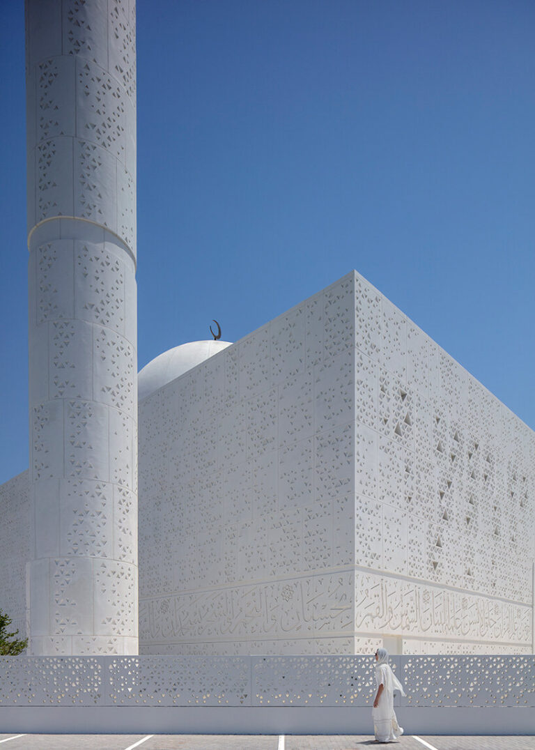 reinterpreted islamic patterns and triangulated geometry clad dabbagh ...