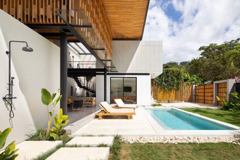 studio saxe brings tropical costa rican jungle inside ‘naia’ beach house