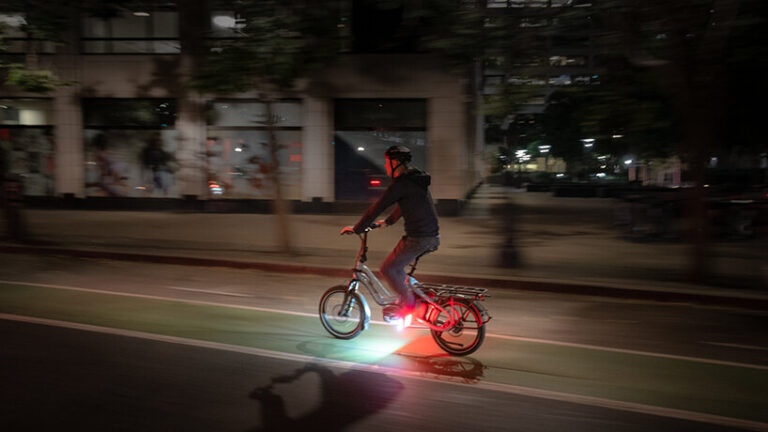 smart LED bike pedals pop up to keep you safe while riding