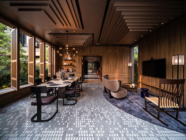 via. reinterprets vernacular chinese architecture in hong kong atrium house