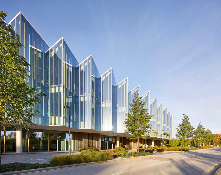 herzog & de meuron completes AstraZeneca's R&D center in the UK as ...