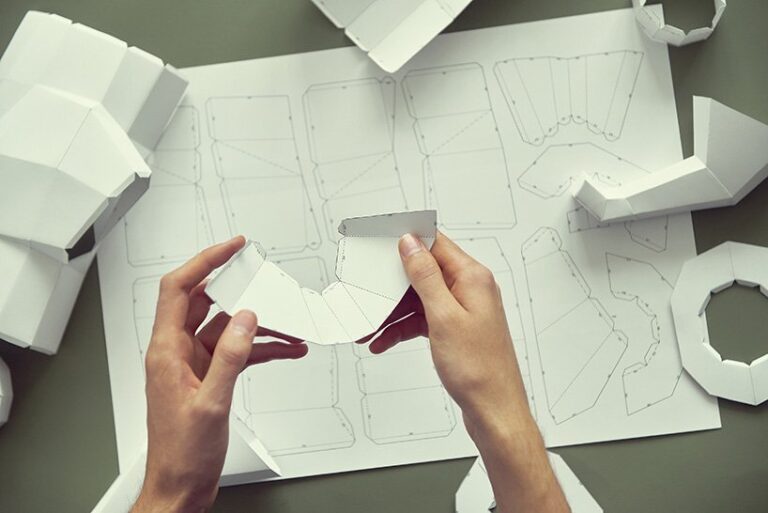 INDIE CAT is a paper sculpture that can reach up to 100 meters