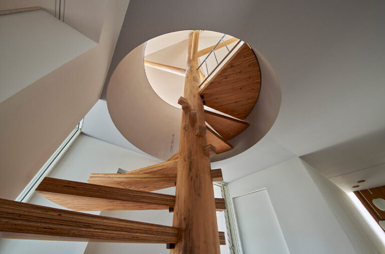 toga house by takeru shoji architects is a half-sunken dwelling in japan