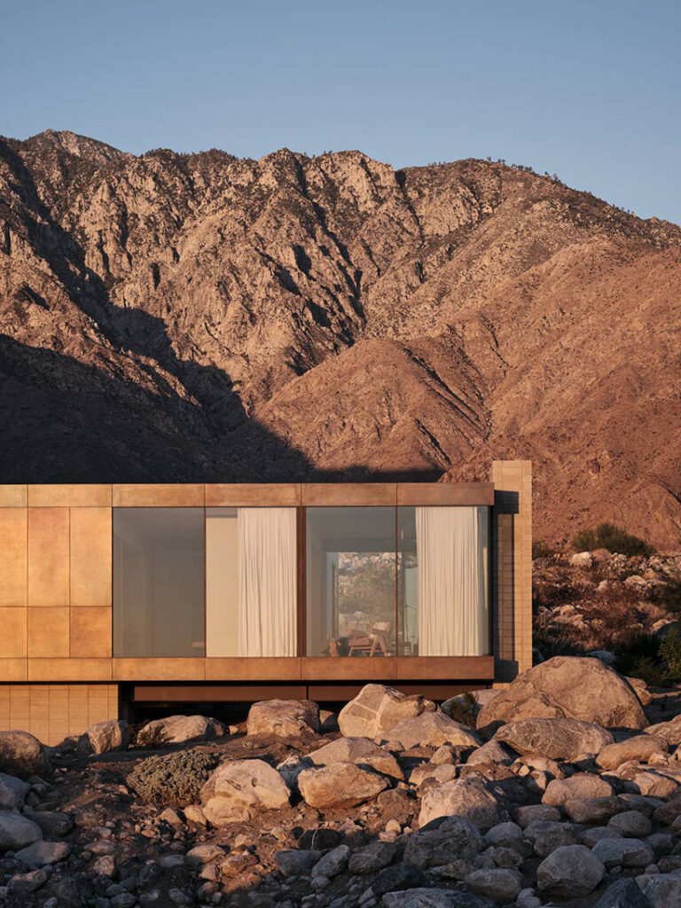 geometric palm springs residence by woods + dangaran celebrates desert ...