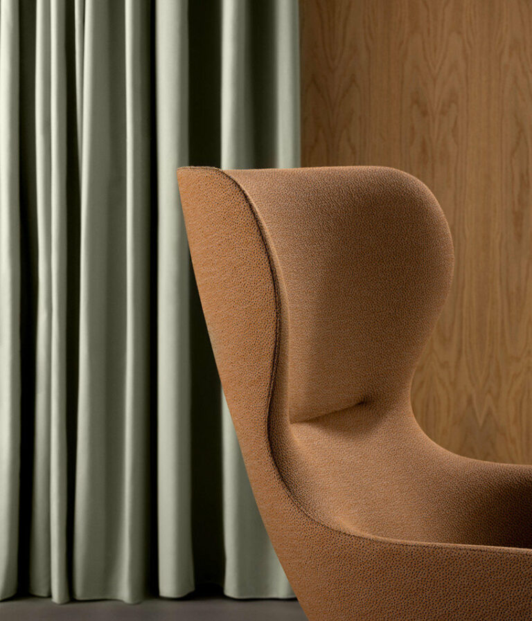 boss design adapts to the flexible workspace with cocoon-like chair & pods