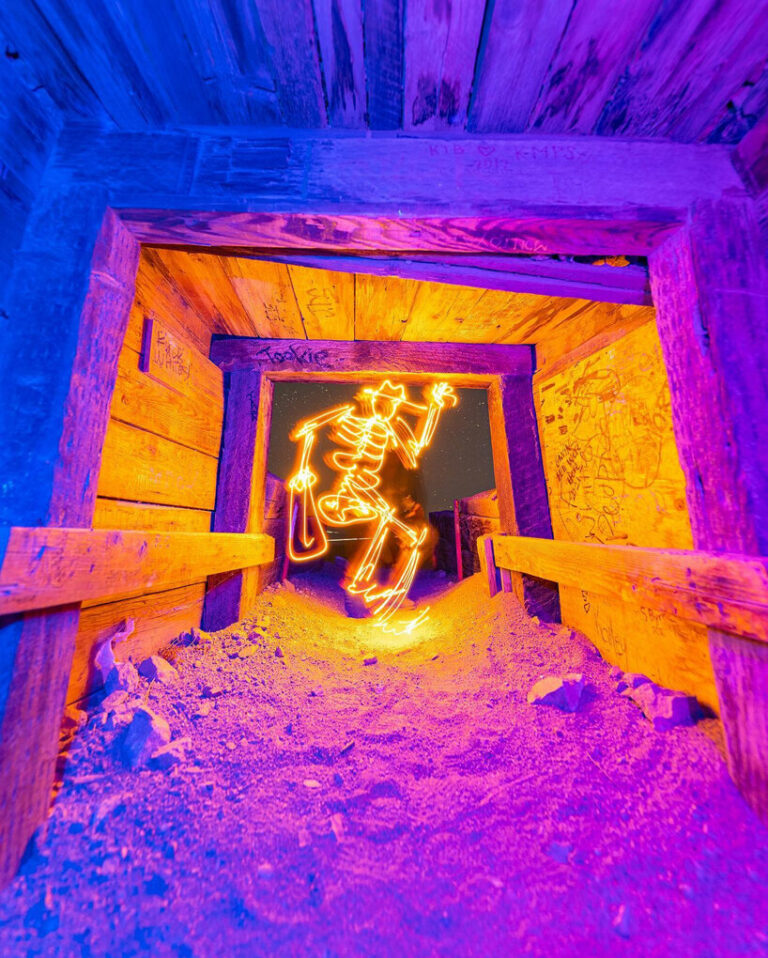 DARIUSTWIN's stop motion western is made from over 600 light paintings