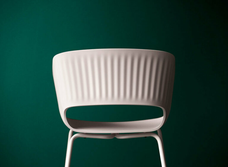 meet marée, a sea inspired chair collection made of 100% recycled plastic