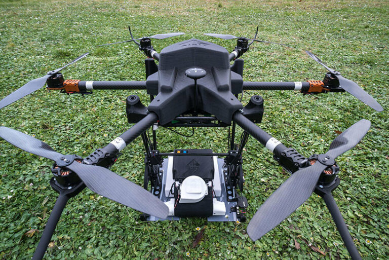 HELIOS robot cleans solar panels to make them more efficient