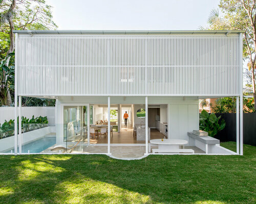 cliff house by modscape suspended above the australian ocean