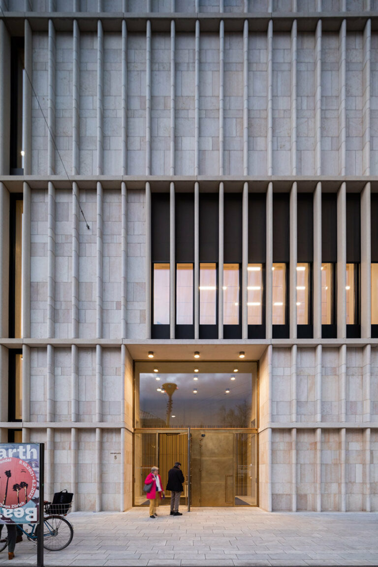 david chipperfield's kunsthaus zürich photographed by vincent hecht