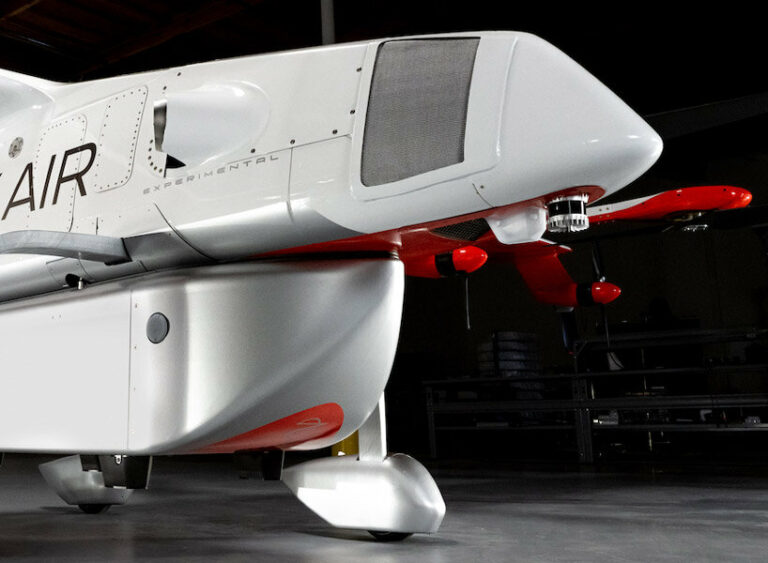 FedEx teams up with Elroy Air for pilotless drone cargo deliveries