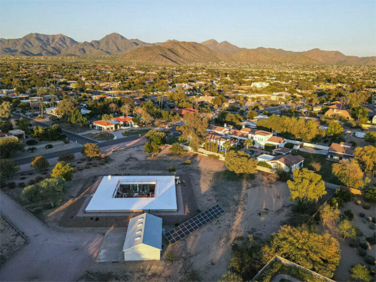 Underground House in Scottsdale, Arizona is Sheltered from Desert Heat