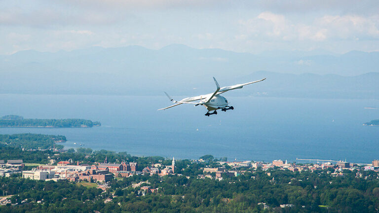 ALIA by beta technologies, an electric vertical aircraft that can carry ...