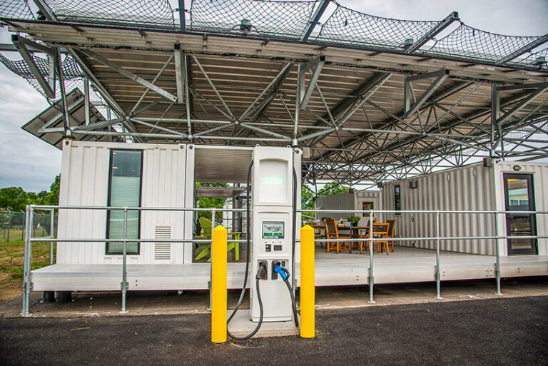 ALIA by beta technologies, an electric vertical aircraft that can carry ...