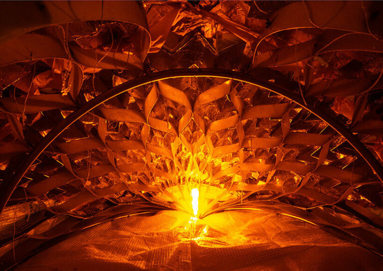 deployable emergency shelter harnesses arctic conditions to its advantage