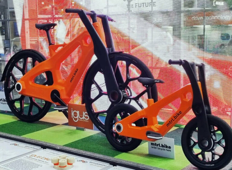 brothers design 'mtrl' bike from plastic to make it 100% recyclable